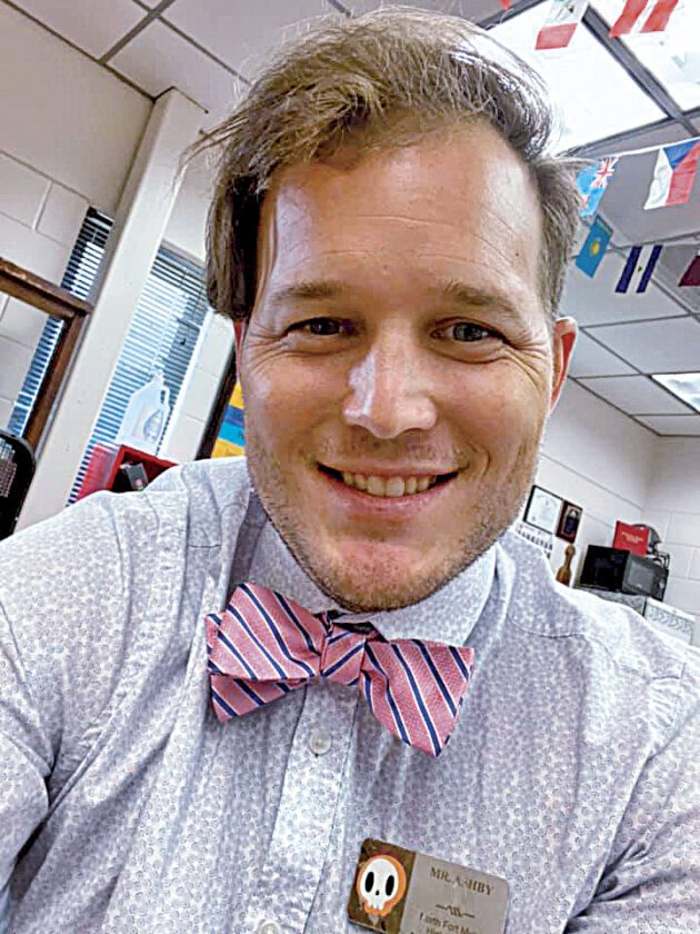 10 West Zone teachers among Golden Apple Finalists - North Fort Myers ...